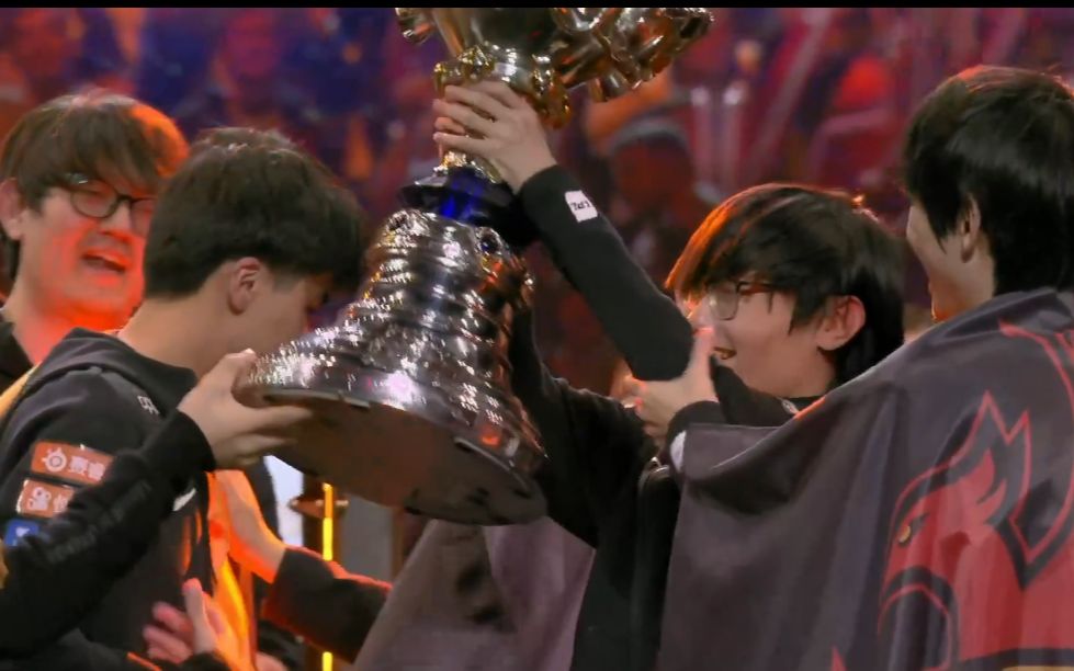 【FPX夺冠】凤凰涅槃—FPX S9比赛全纪录_哔哩哔哩_bilibili