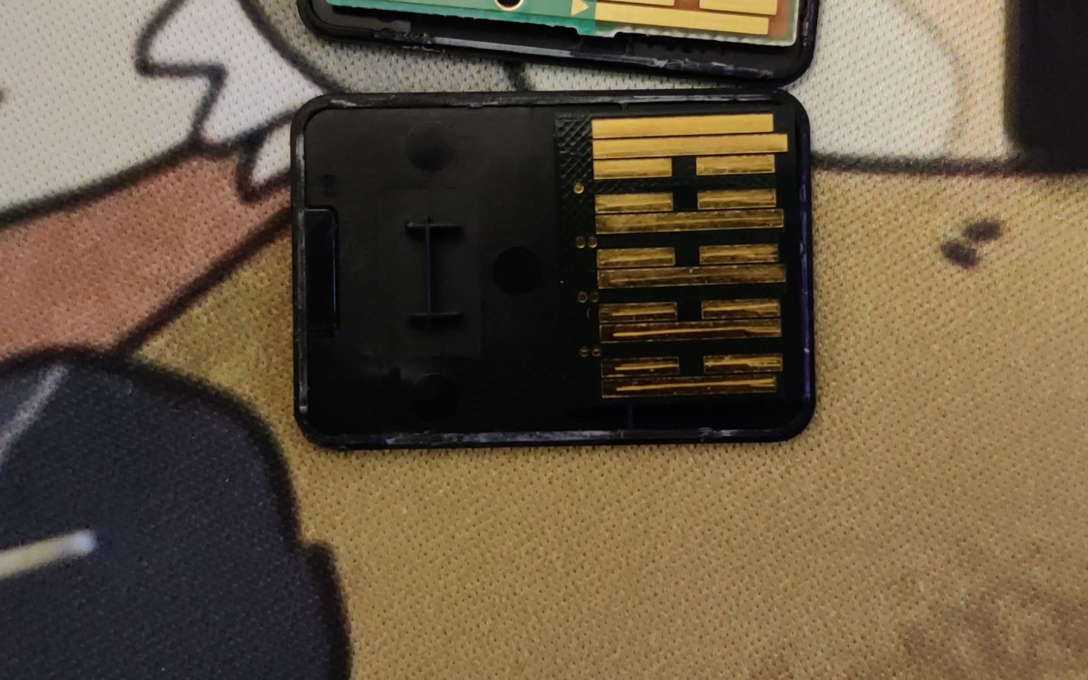 两种ns switch卡带拆解对比，为什么卡带做不小好像有答案了_哔哩哔哩_bilibili