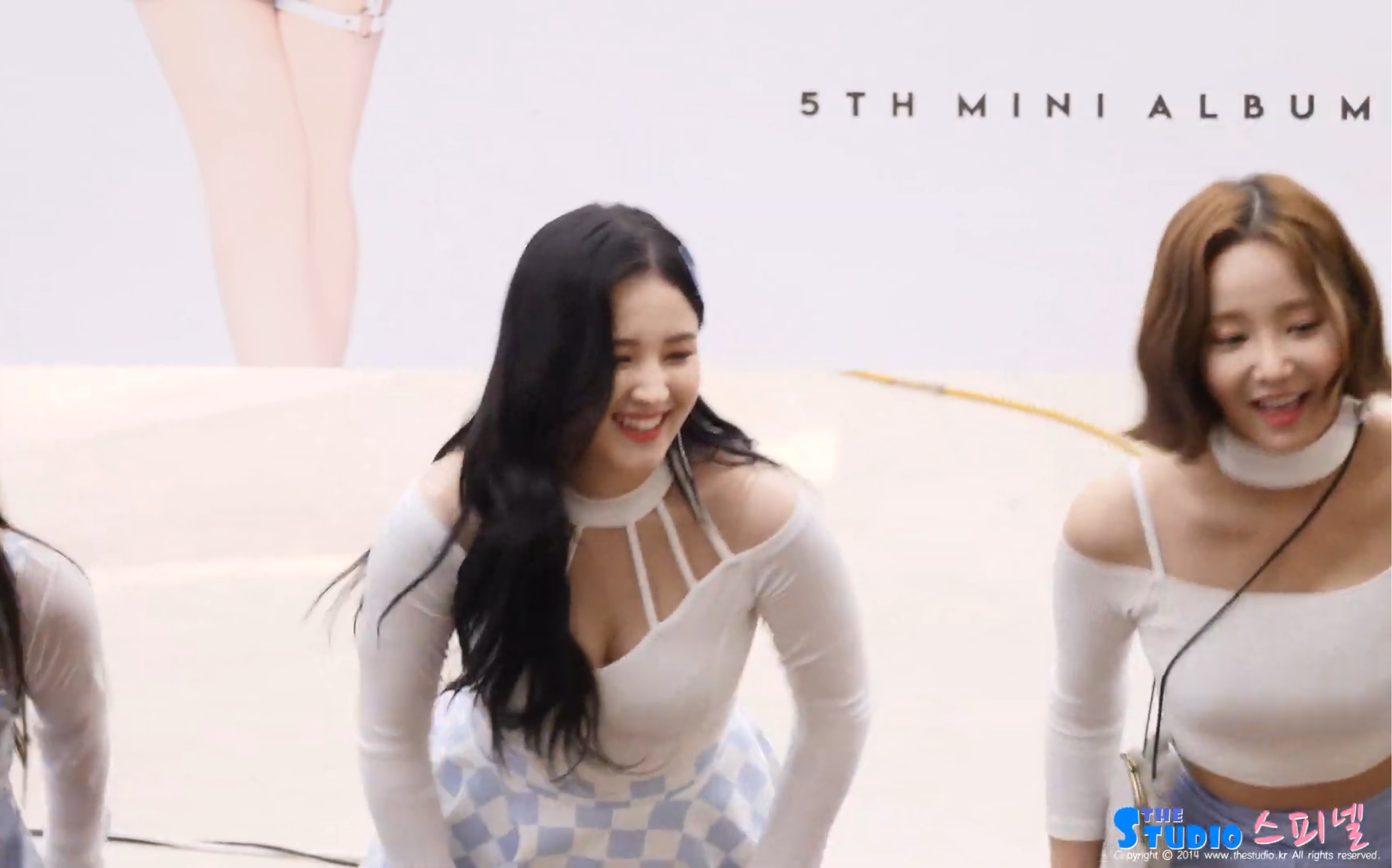 【Momoland】混血美人Nancy《 I'm so hot》饭拍。_哔哩哔哩 (゜-゜)つロ 干杯~-bilibili