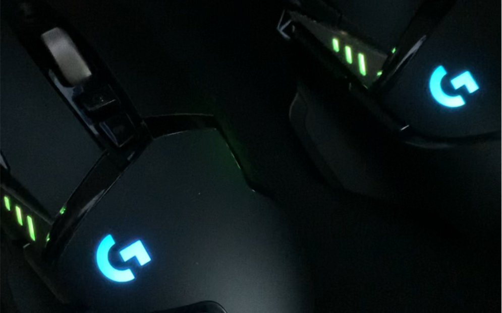 两只罗技G502，却并不相同【按键声音】【无极滚轮】_哔哩哔哩_bilibili