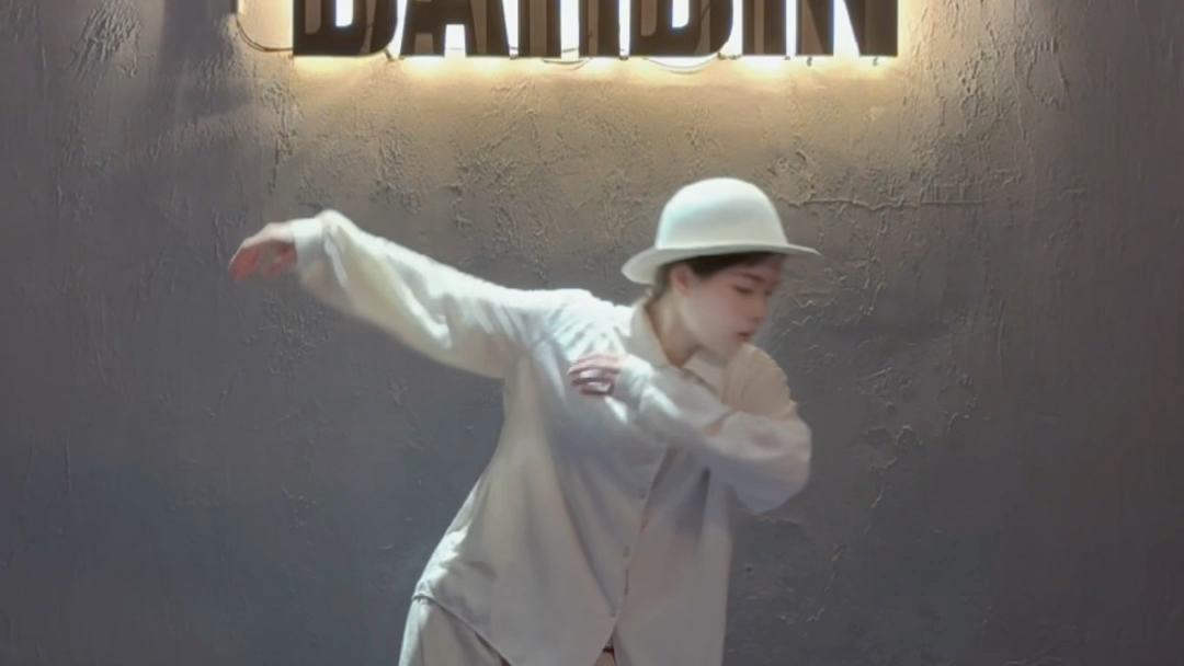 沉浸式演绎fallin out-Barbin-ili芭比-Barbin-ili芭比-哔哩哔哩视频