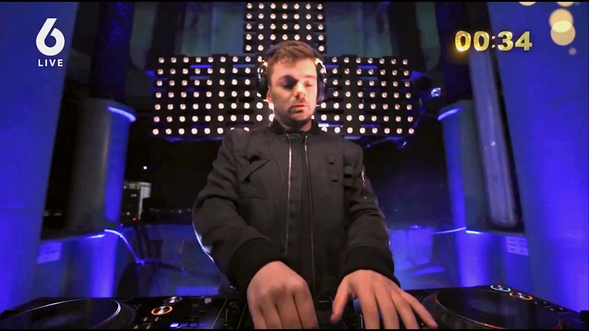 Martin Garrix 小马丁荷兰跨年打碟现场-400-666-8800-400-666-8800-哔哩哔哩视频