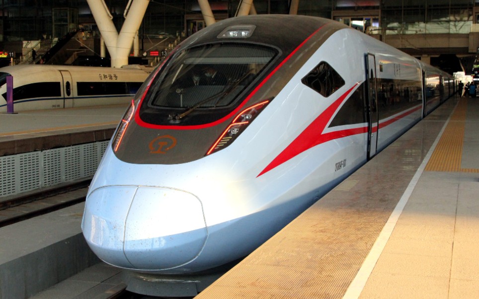 （广铁新车）CR300AF-1001担当D9730江门进站_哔哩哔哩_bilibili