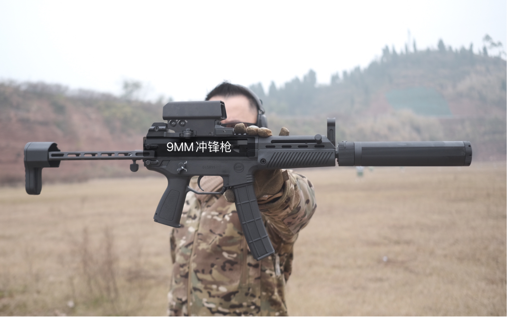 CFHD枪械解析：QBZ-192，新晋的轮椅枪闭着眼睛开扫吧！