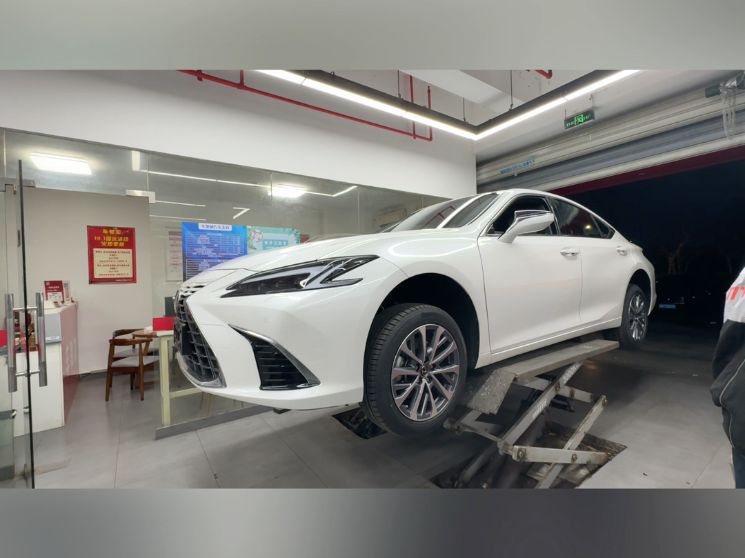 猫哥也是好起来了，能看快如闪电的雷克萨斯ES200的底盘-你猫哥呀-你猫哥呀-哔哩哔哩视频