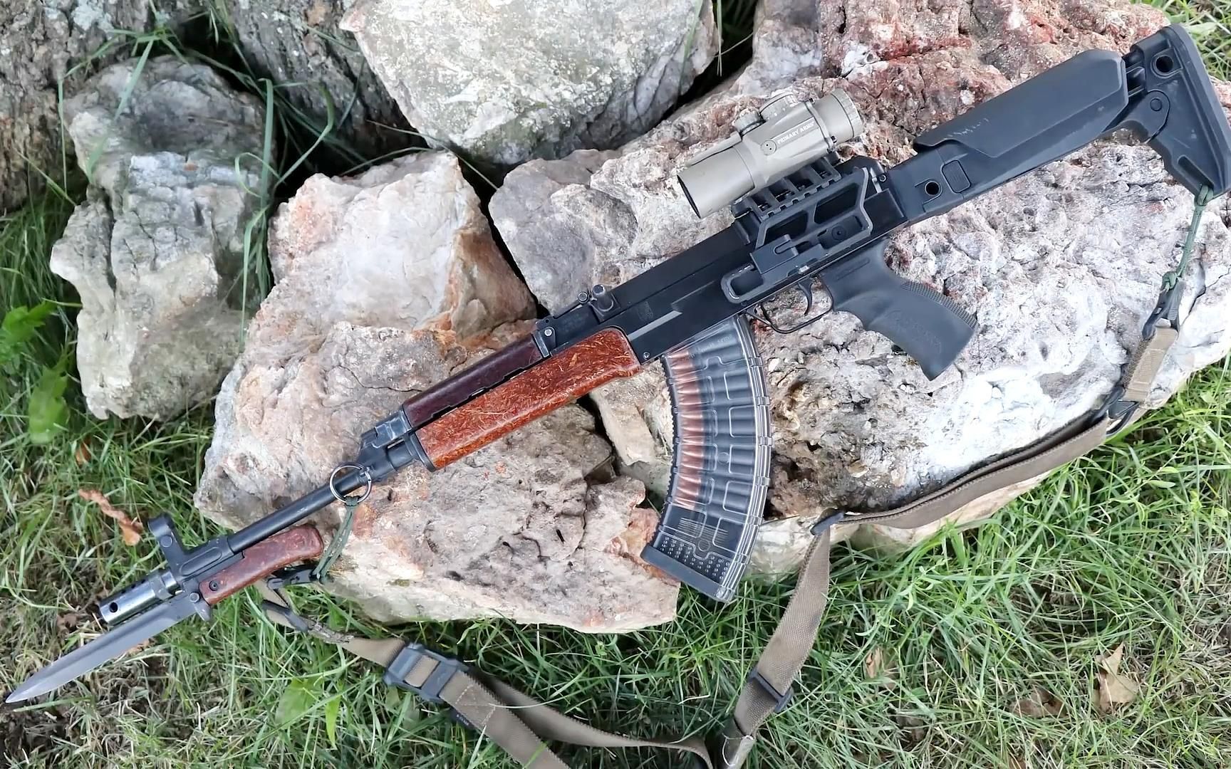 形似AK，但却与AK有本质区别， 精度更高，与81杠不相上下-爆裂军武-爆裂军武-哔哩哔哩视频