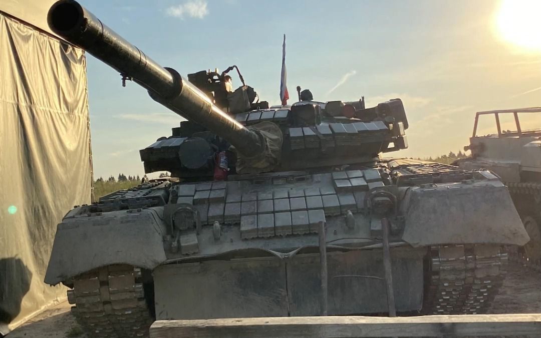 驾驶俄罗斯T80主战坦克 祝大家国庆快乐 出行主意好防控_哔哩哔哩_bilibili