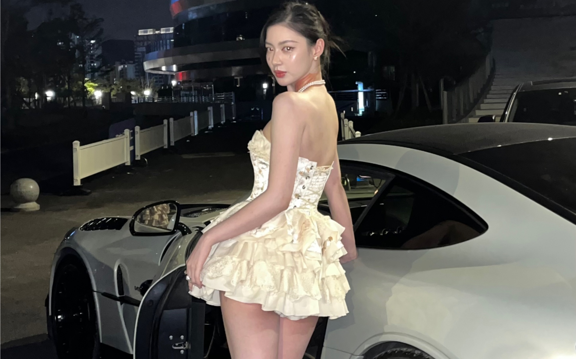 Vlog｜万圣节cos美女 最近的天气像夏天 太热啦-镕馨Rongxiiin-镕馨Rongxiiin-哔哩哔哩视频