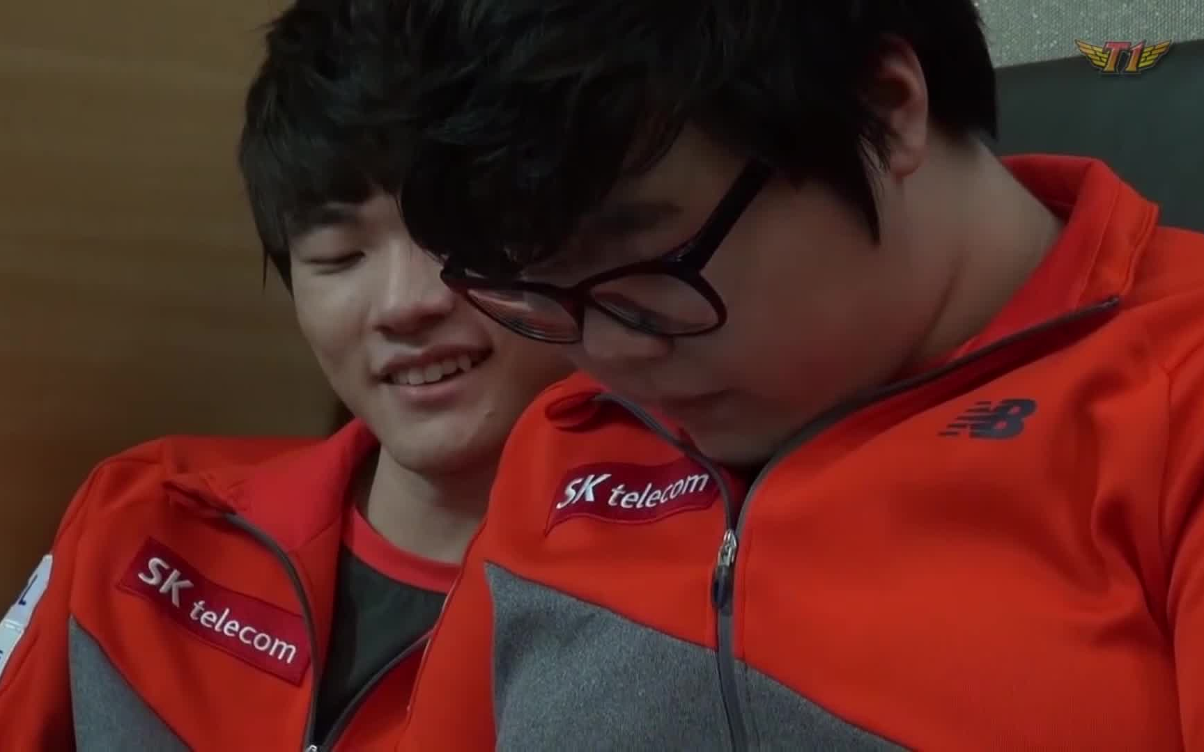 【Faker】和小狼一起玩炉石的相赫_哔哩哔哩bilibili_英雄联盟