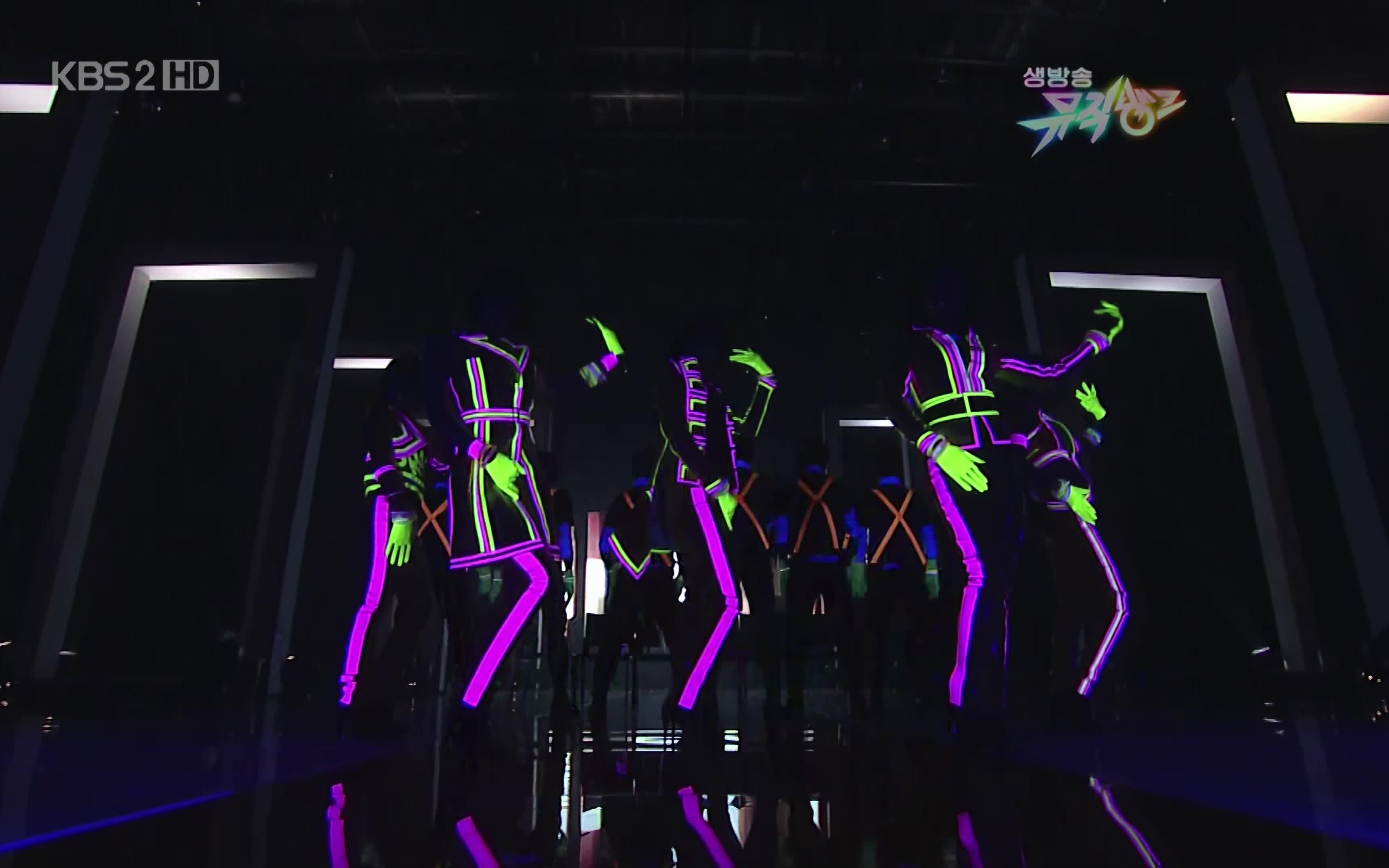 【4K修复】T-ARA -I'll Go Crazy Because Of You（100326-(19.4)-KBS-Music Bank-）_哔哩哔哩_bilibili