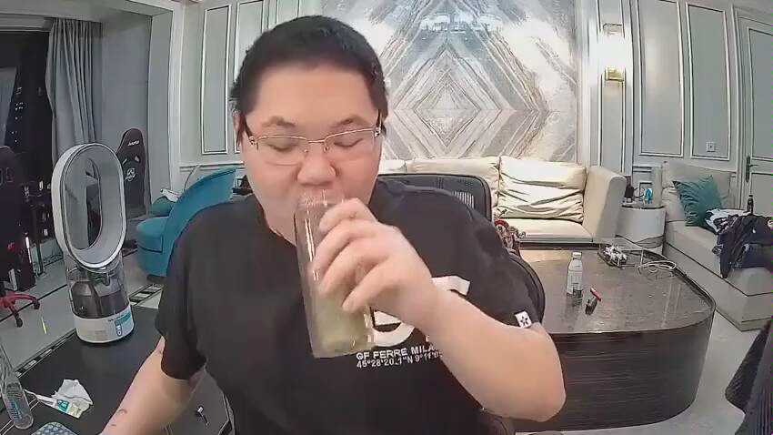 PDD解释开水和烟头那个更烫_哔哩哔哩_bilibili