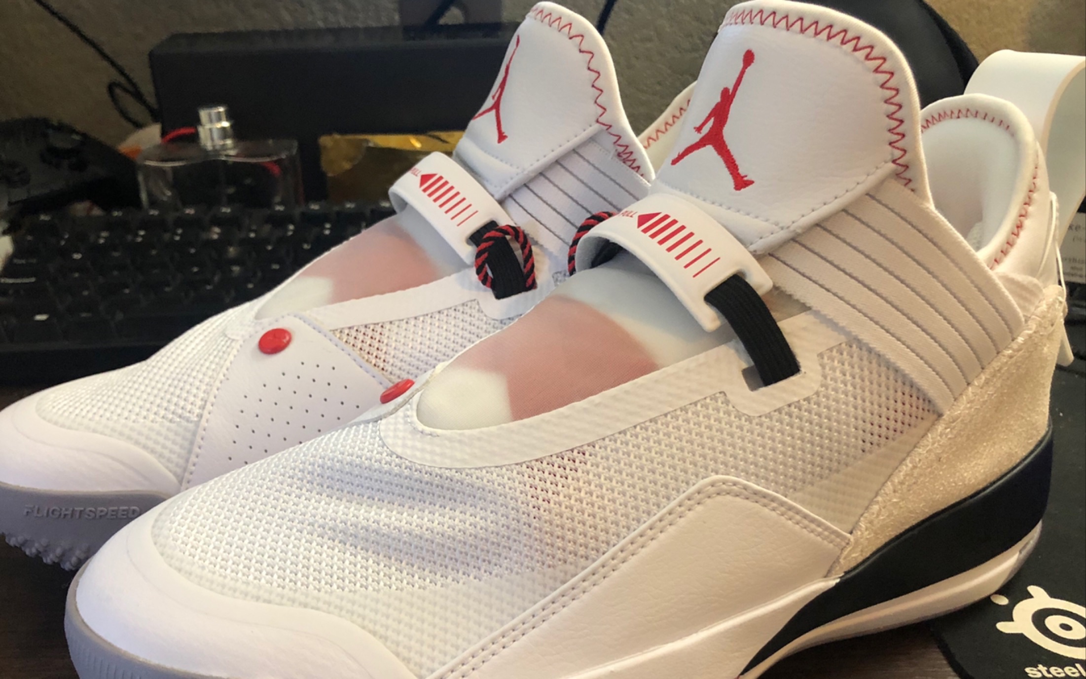 【填坑】AJ33 se长测后有没有发现什么不能接受的缺点？_哔哩哔哩 (゜-゜)つロ 干杯~-bilibili