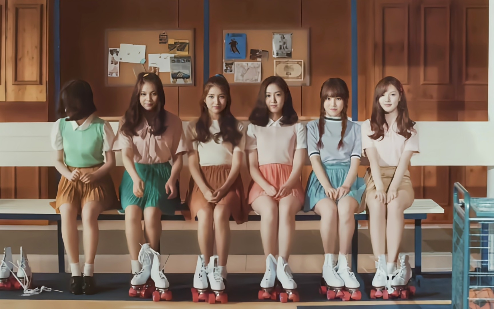 GFRIEND（哪些被遗忘却非常好听的）这首《你还有我》，舞台一键换装。来回忆一下吧。_哔哩哔哩_bilibili