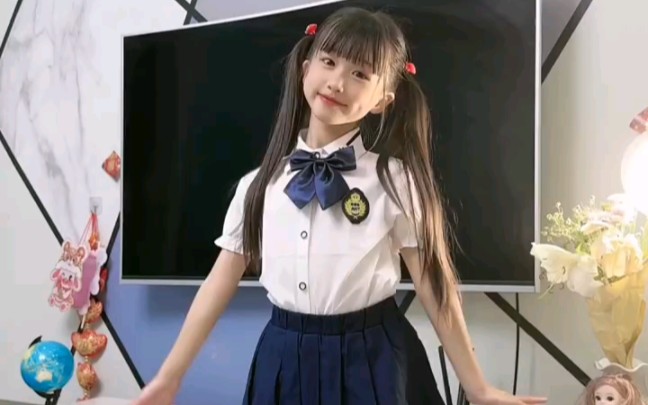 大家周末快乐 爱跳舞的小欣i 爱跳舞的小欣i 哔哩哔哩视频