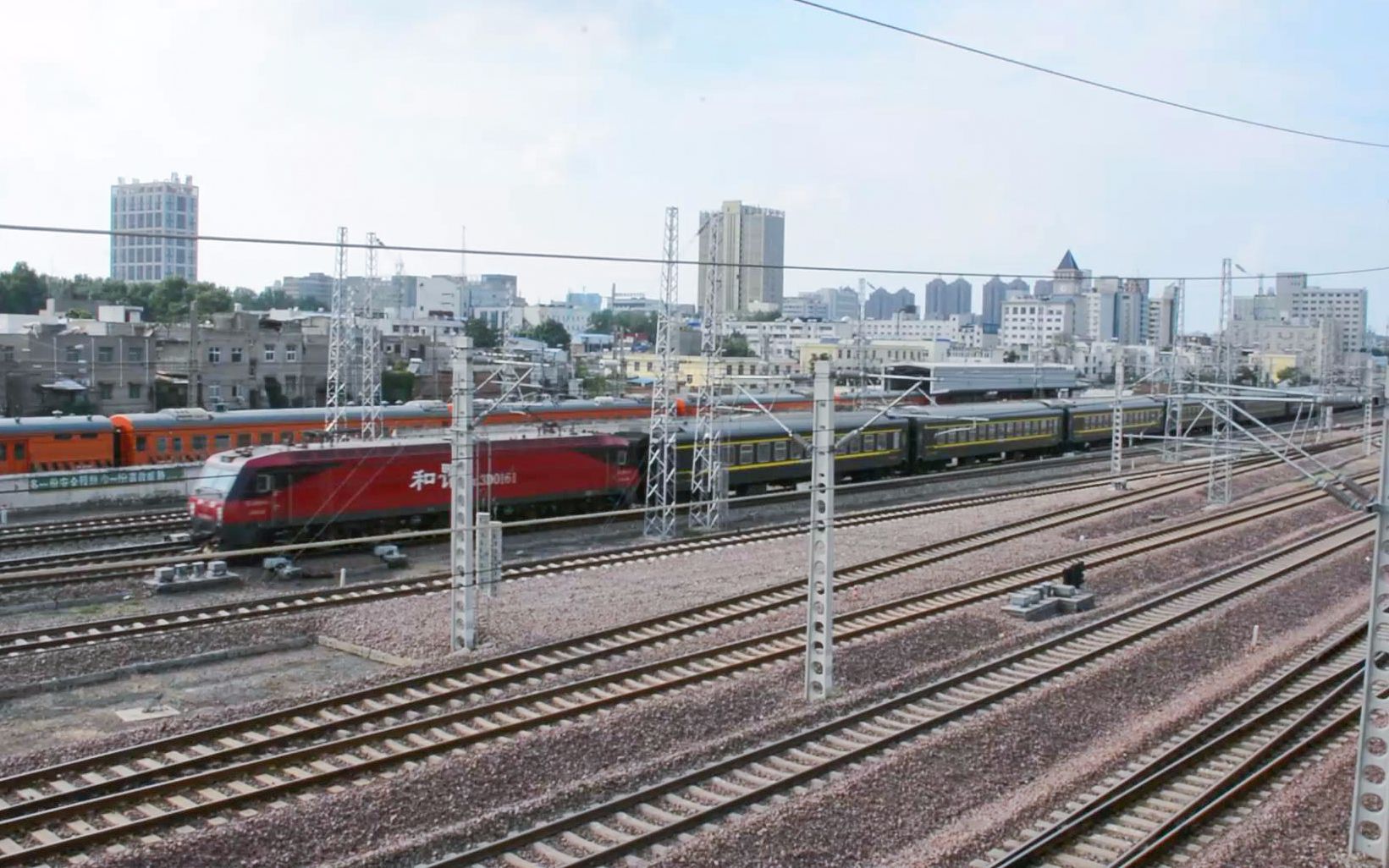 HXD3D加速出站并会车HXD1B_哔哩哔哩_bilibili