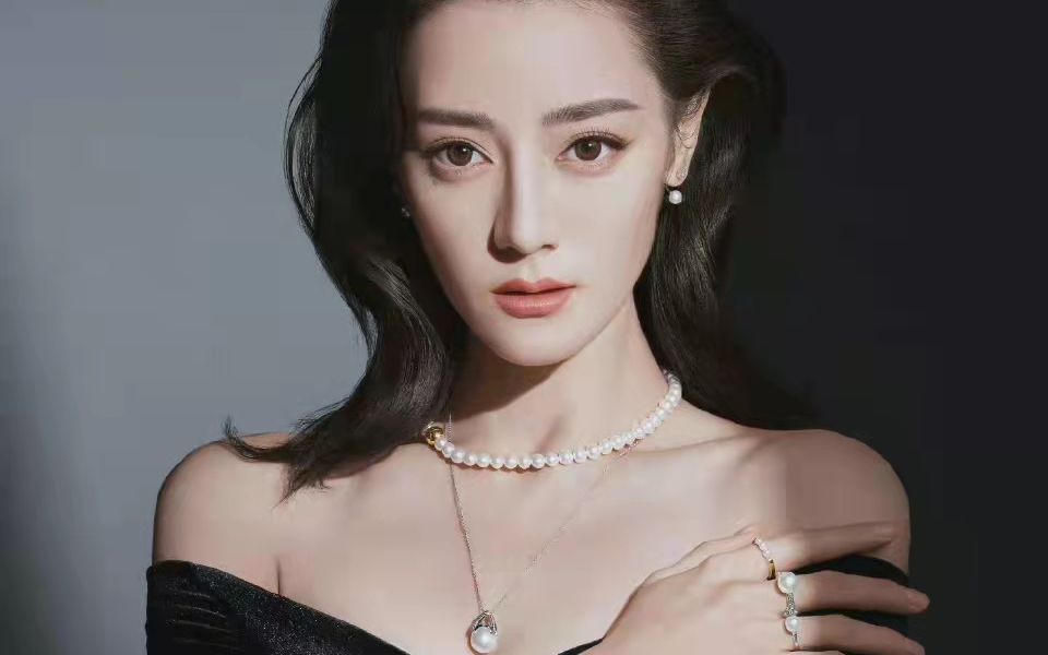 Mikimoto御木本全球代言人迪丽热巴