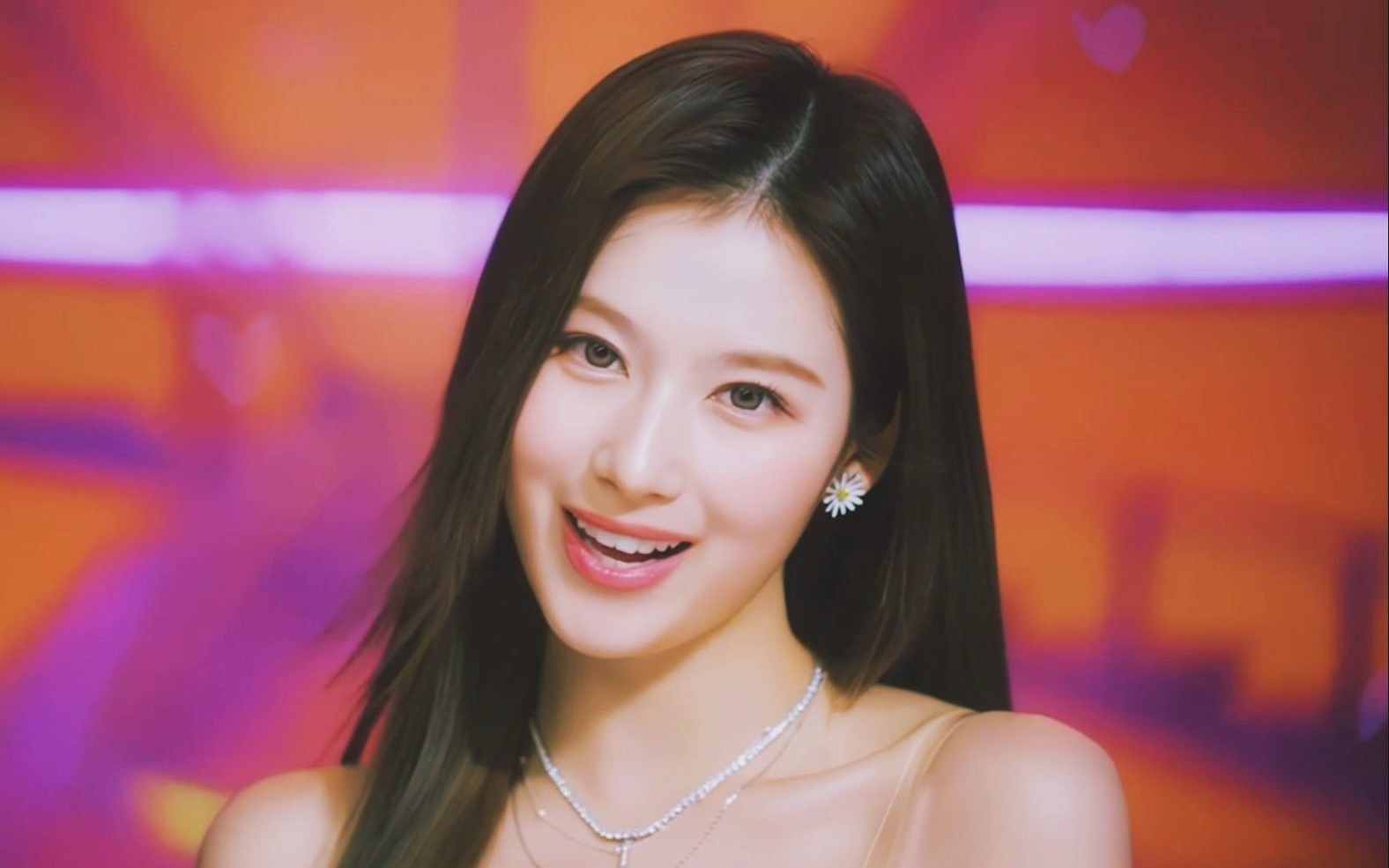 【IU李知恩】Blueming MV 「8K重置•极限画质」-一纸空承诺-歌单-哔哩哔哩视频