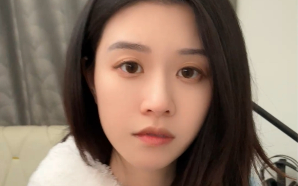 在我面前的永远柔弱的小女友#情侣日常 #甜甜的恋爱-木木不吃土啊-木木不吃土啊-哔哩哔哩视频