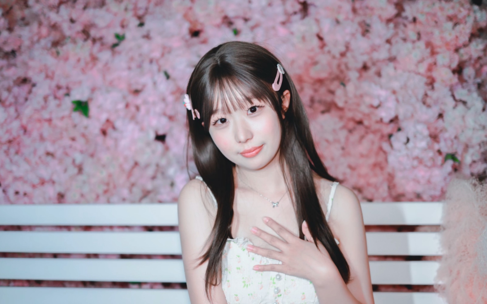 第一次给四个女生拍照有点社恐-bili徐时一-bili徐时一-哔哩哔哩视频