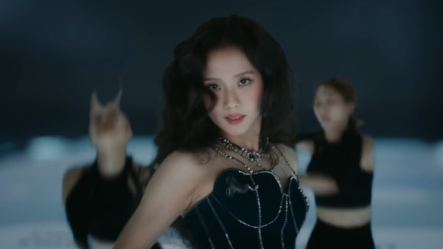 JISOO金智秀Solo回归曲earthquake MV公开-_不想减肥了-mv-哔哩哔哩视频