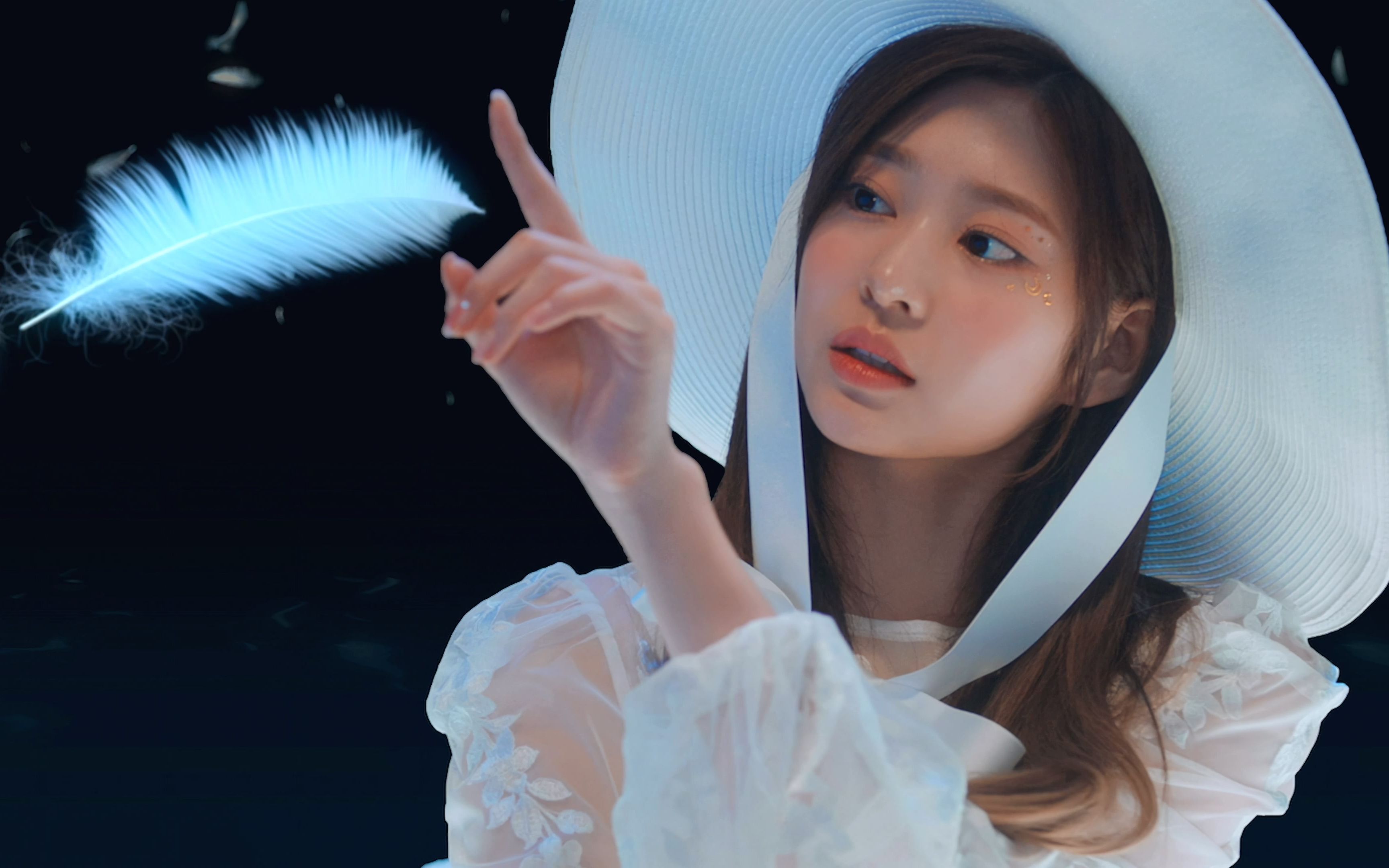 【4K MV】IZ*ONE - Secret Story of the Swan_哔哩哔哩_bilibili