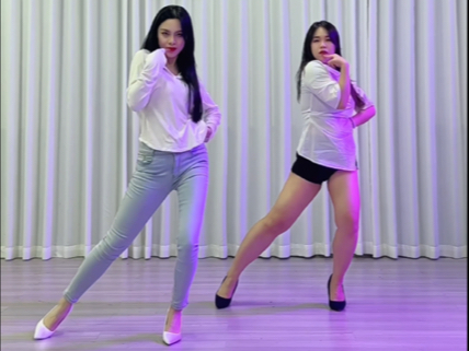 AOA动摇～2025年第一天就摇到你心巴-M大彤吖-M大彤吖-哔哩哔哩视频