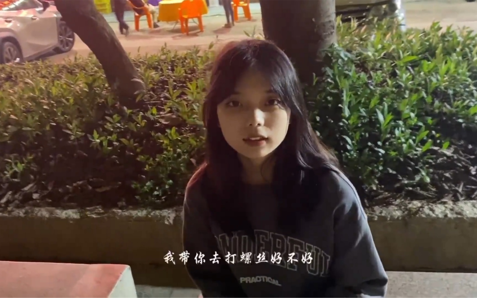 巷子里的猫很自由,却始终没有归宿,围墙里的狗有归宿,但终生都要低头,其实人生这道选择题,怎么选都会有遗憾 甜橙配腊肉 甜橙配腊肉 哔哩哔哩视频