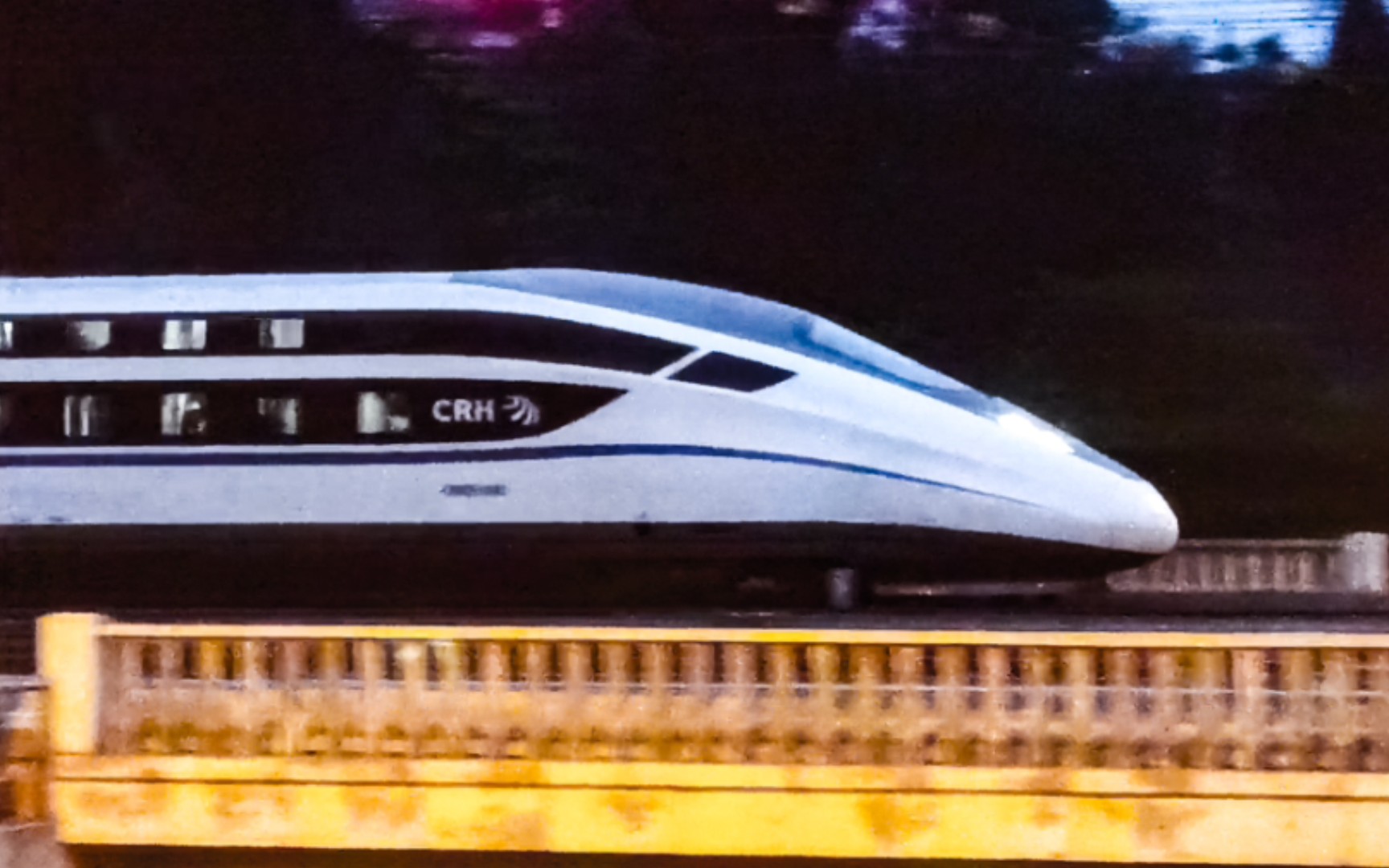 最舒适的动车组之一！''先进黑脸''纵向动卧-CRH2E_哔哩哔哩_bilibili