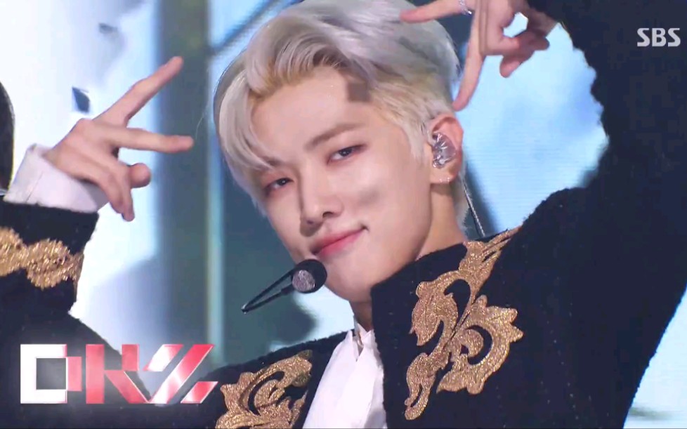 DKZ 人气歌谣 老虎追过来了(Uh-Heung) 回归舞台 + 舞台直拍 221009_哔哩哔哩_bilibili