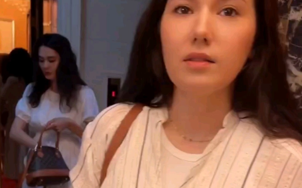 俄罗斯媳妇帮妹妹找对象 俄罗斯娜美一家人 俄罗斯娜美一家人 哔哩哔哩视频
