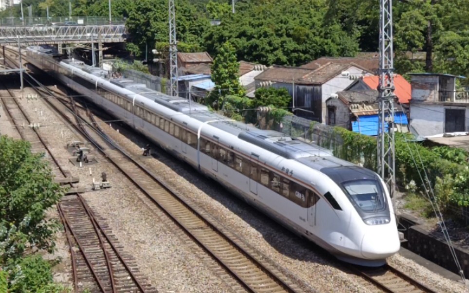 [广茂铁路.广佛肇城际] 广铁CRH6A-0603担当C6825(广州→肇庆)通过广茂铁路广州西场路段_哔哩哔哩_bilibili