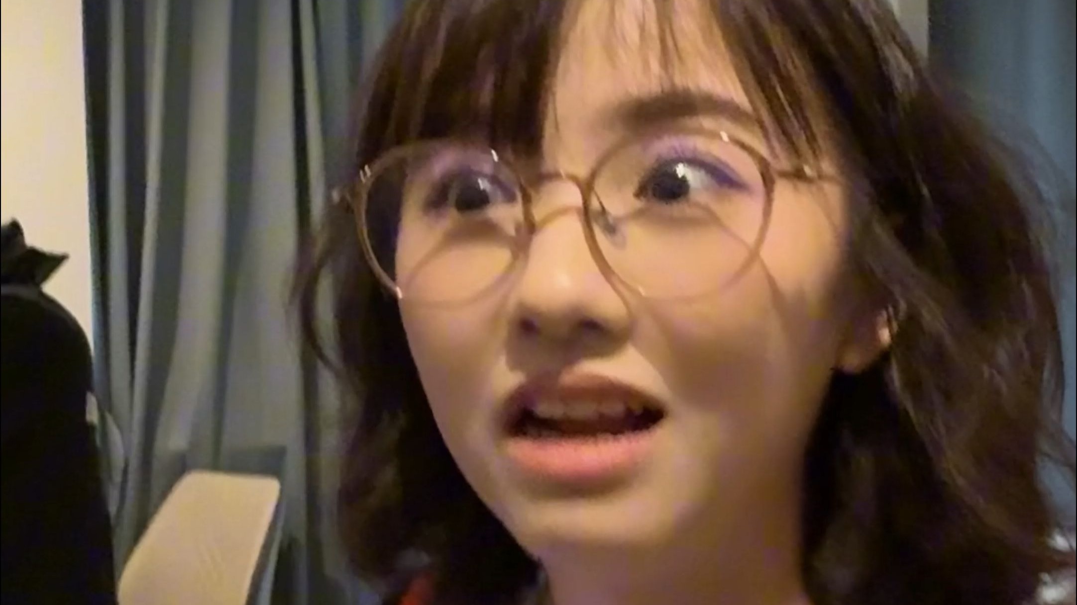 深圳外卖小哥的躺平方式：月入9000住酒店，送烦了就回家睡觉！-收手机的CC-收手机的CC-哔哩哔哩视频