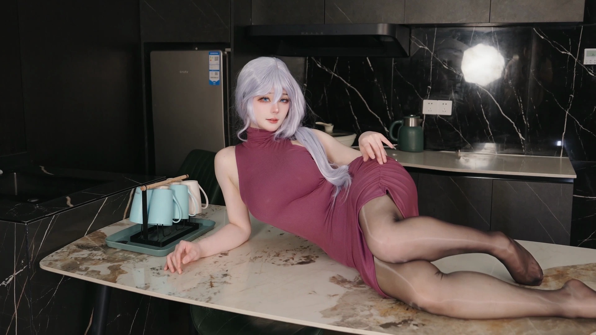 【4k｜俄罗斯继母cos】太太，你也不想…..-ishoumeat-漫画-哔哩哔哩视频