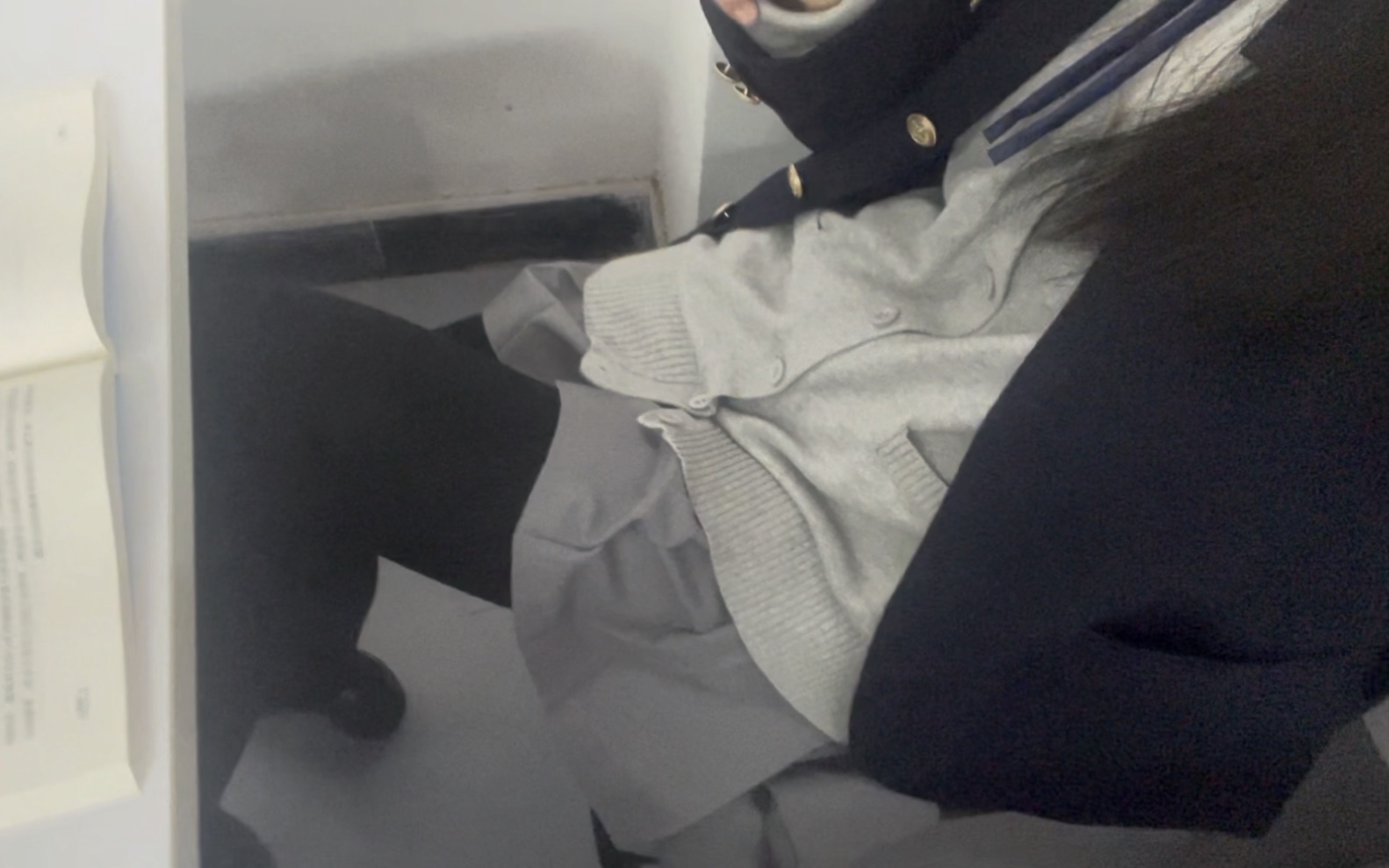 jk日常｜黑色连裤袜太暖和咯(o^^o)上课也不冷！-落灰的芽-落灰的芽-哔哩哔哩视频