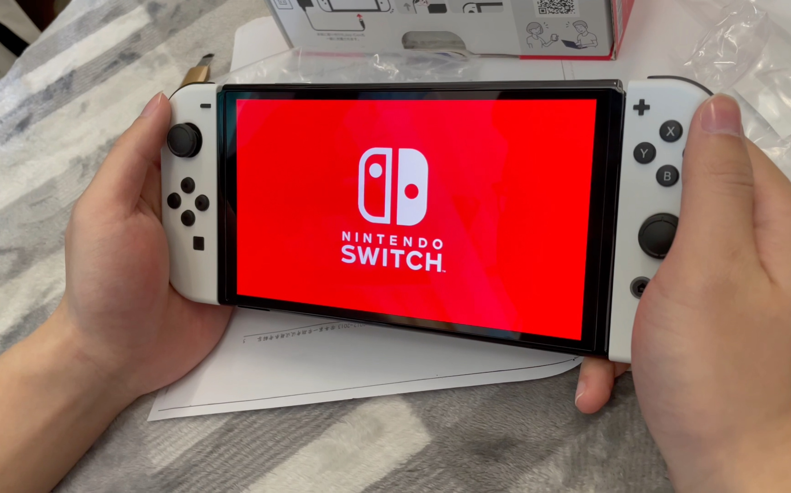 【Switch OLED】宿舍开箱验机，日版switch安全下车！_哔哩哔哩_bilibili