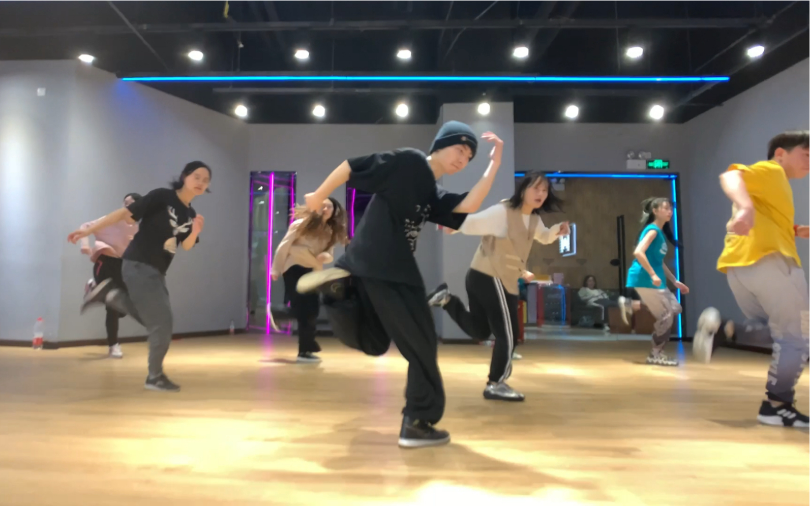 【Locking 锁舞】中级难度的入门课.....大概_哔哩哔哩_bilibili