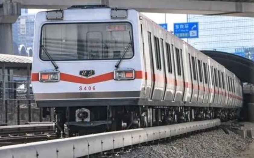 DKZ4G-01002公主坟站出站_哔哩哔哩_bilibili