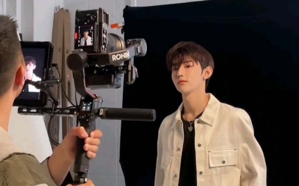 【ZB1】章昊-1stLook杂志拍摄现场花絮公开！-ZB1_ZEROBASEONE-ZB1_ZEROBASEONE-哔哩哔哩视频