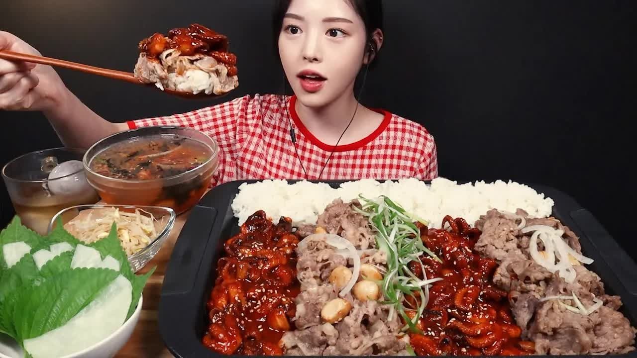 【Boki字幕版】香辣八爪鱼加上牛胸肉、牛五花肉！-bokiboki小姐姐-bokiboki小姐姐-哔哩哔哩视频