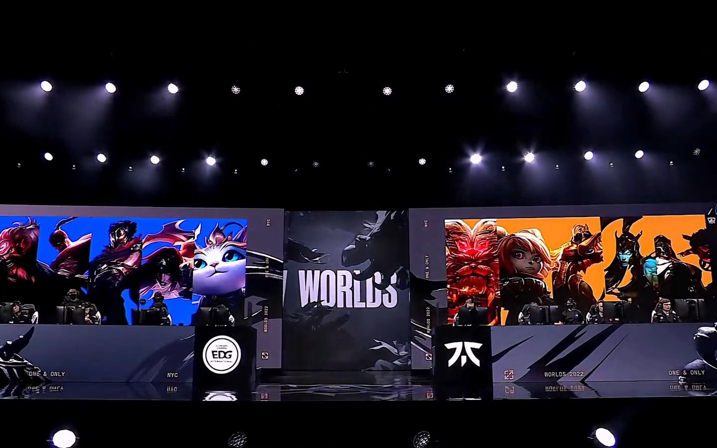 S12小组赛EDG对阵FNC赛事回顾，只能说圣枪哥酒桶太团队了_英雄联盟