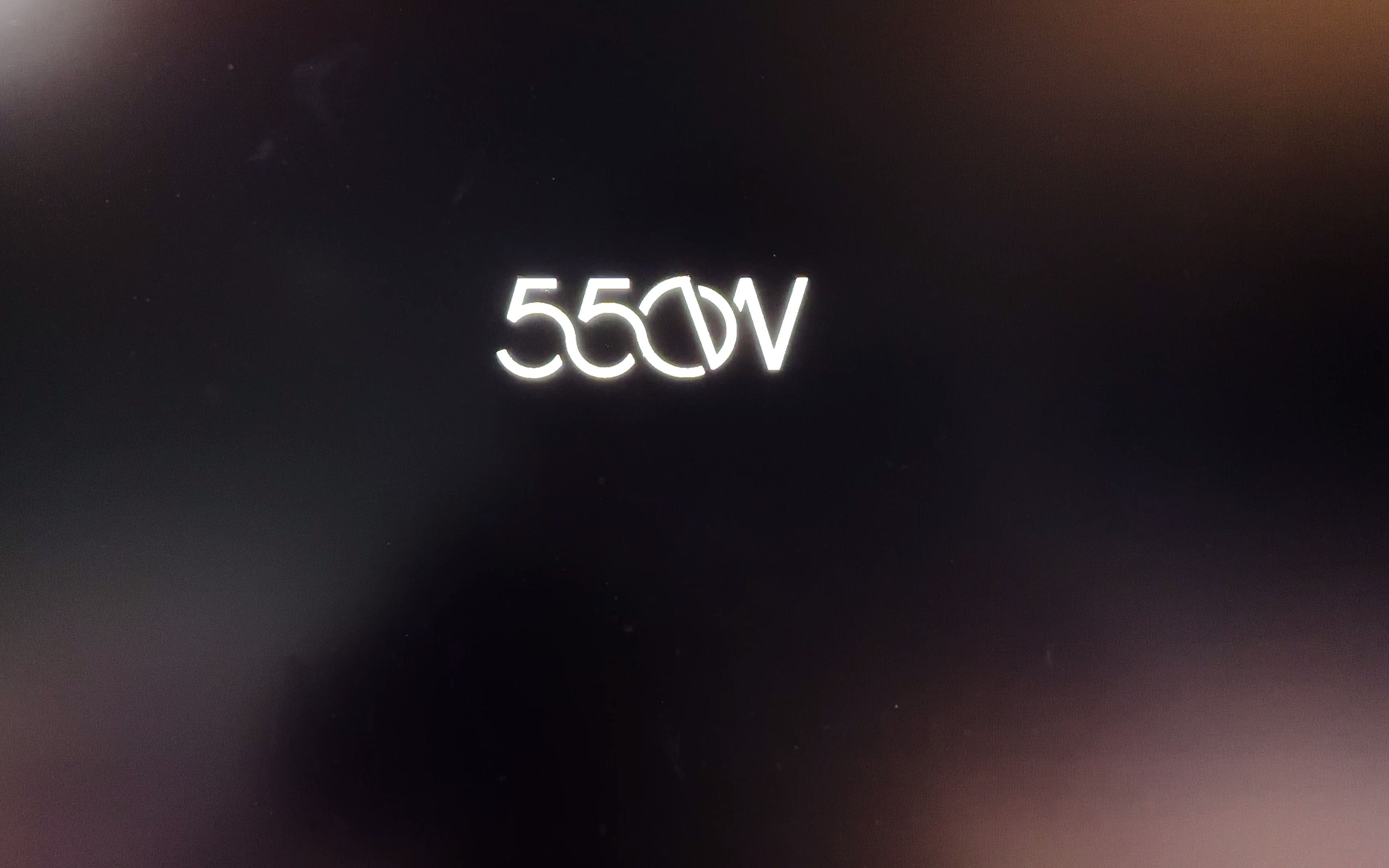 【流浪地球2】用550W标志做电脑开机动画