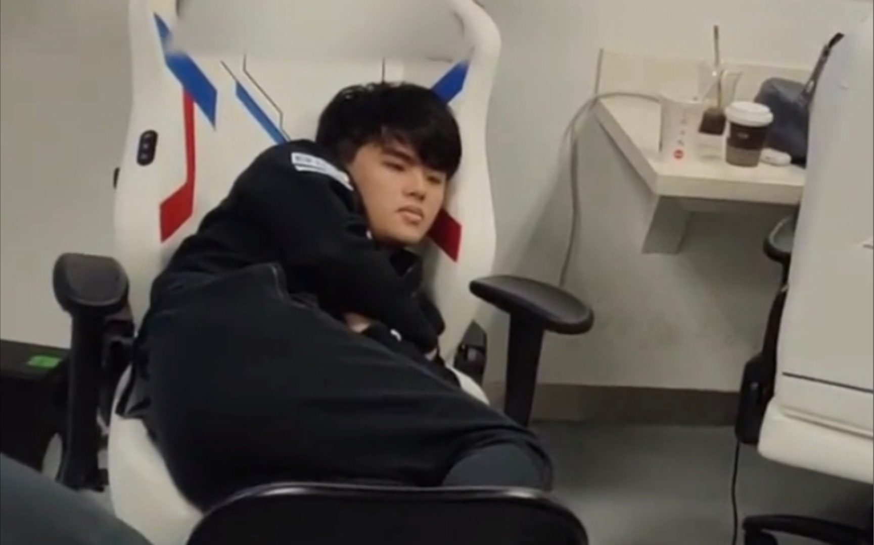 【FPX.LWX】2021.07.30直播—气到哮喘的一局_哔哩哔哩_bilibili