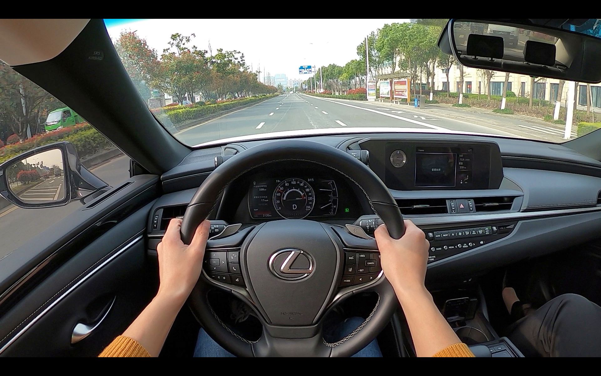 「第一视角」惊艳的底盘行驶质感：4S店体验 2020款 雷克萨斯ES200 卓越版！_哔哩哔哩_bilibili