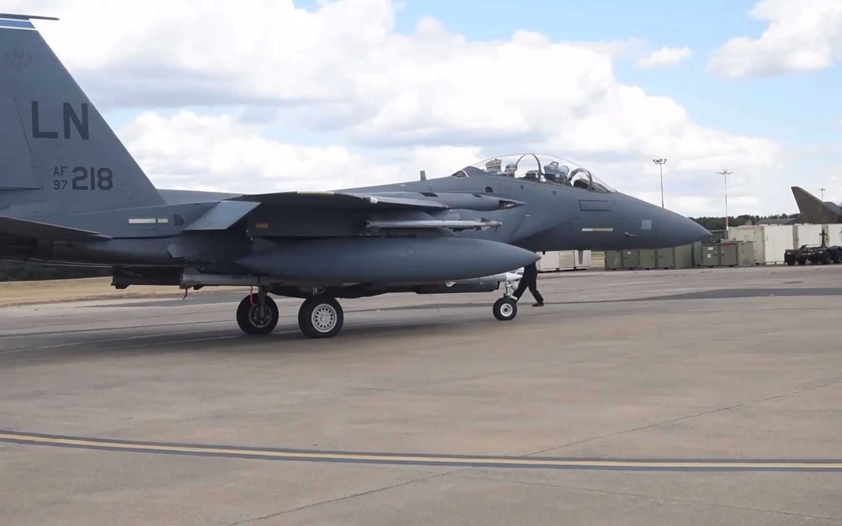 F-15E 攻击鹰飞往波兰 • 北约防空系统的一部分_哔哩哔哩_bilibili