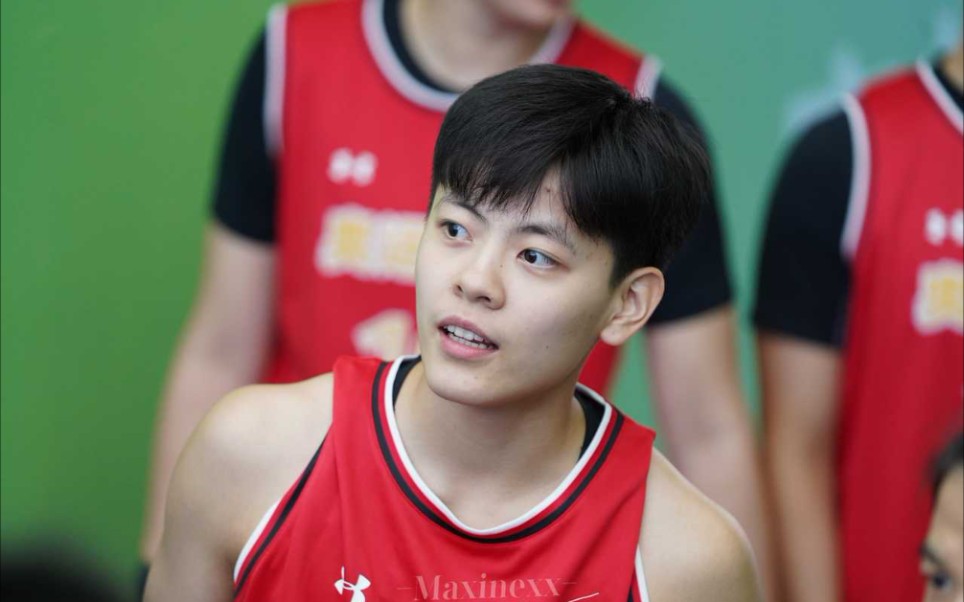 WCBA球员专访-杨舒予_哔哩哔哩_bilibili