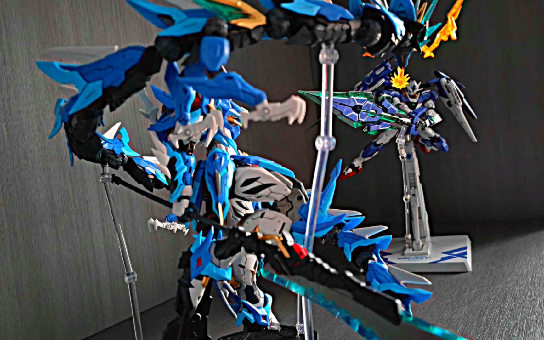 8822 全刃式MB00Q POSE 21 量子日轮模式（荧光渗线效果★全方位多角度高达模型姿势造型旋转展示★帅气摆姿势教学★往期视频更多精彩pose）