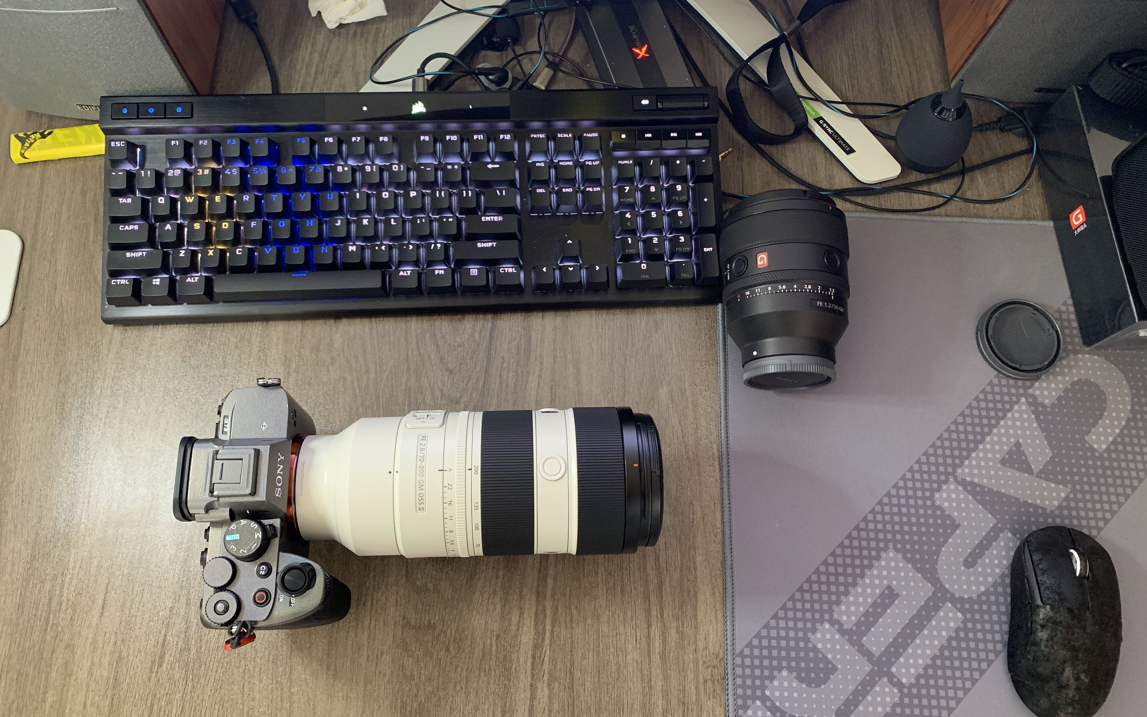 日子不过了 再来个开箱吧索尼70200GM2 顺便测下501.2GM与70200GM2的重量-酒゜-酒゜-哔哩哔哩视频