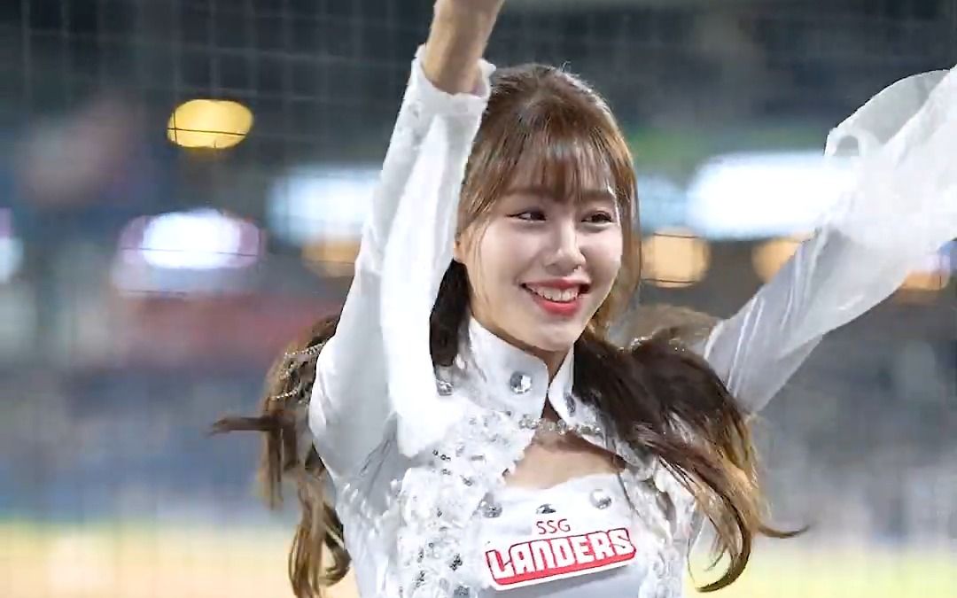 金度雅拉拉队表演_pink Venom & Shut Down (BLACKPINK) @SSG landers_哔哩哔哩_bilibili