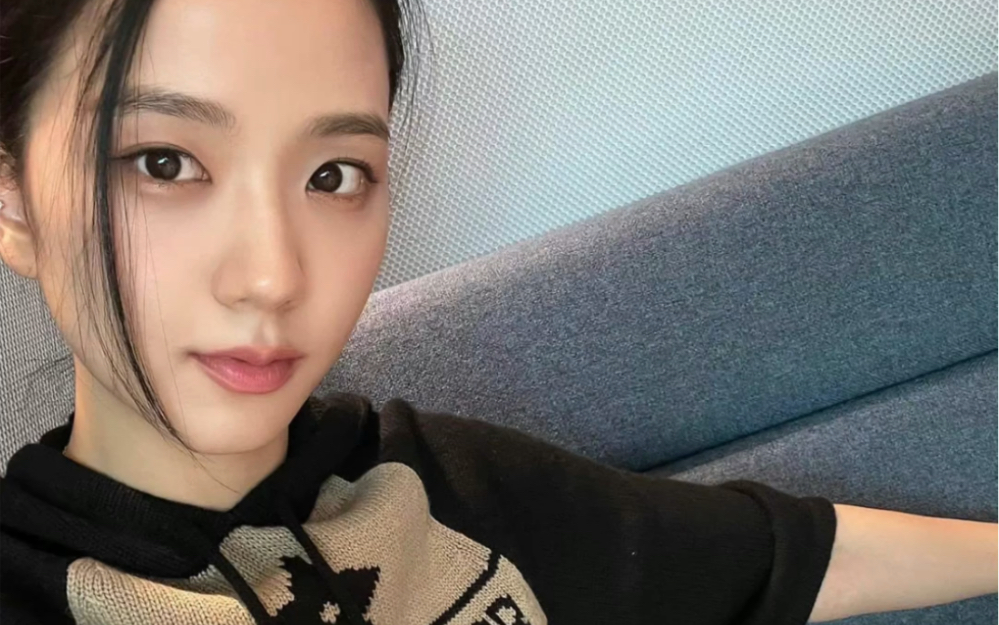 BLACKPINK Jisoo ins 更新图片2P 20220926_哔哩哔哩_bilibili