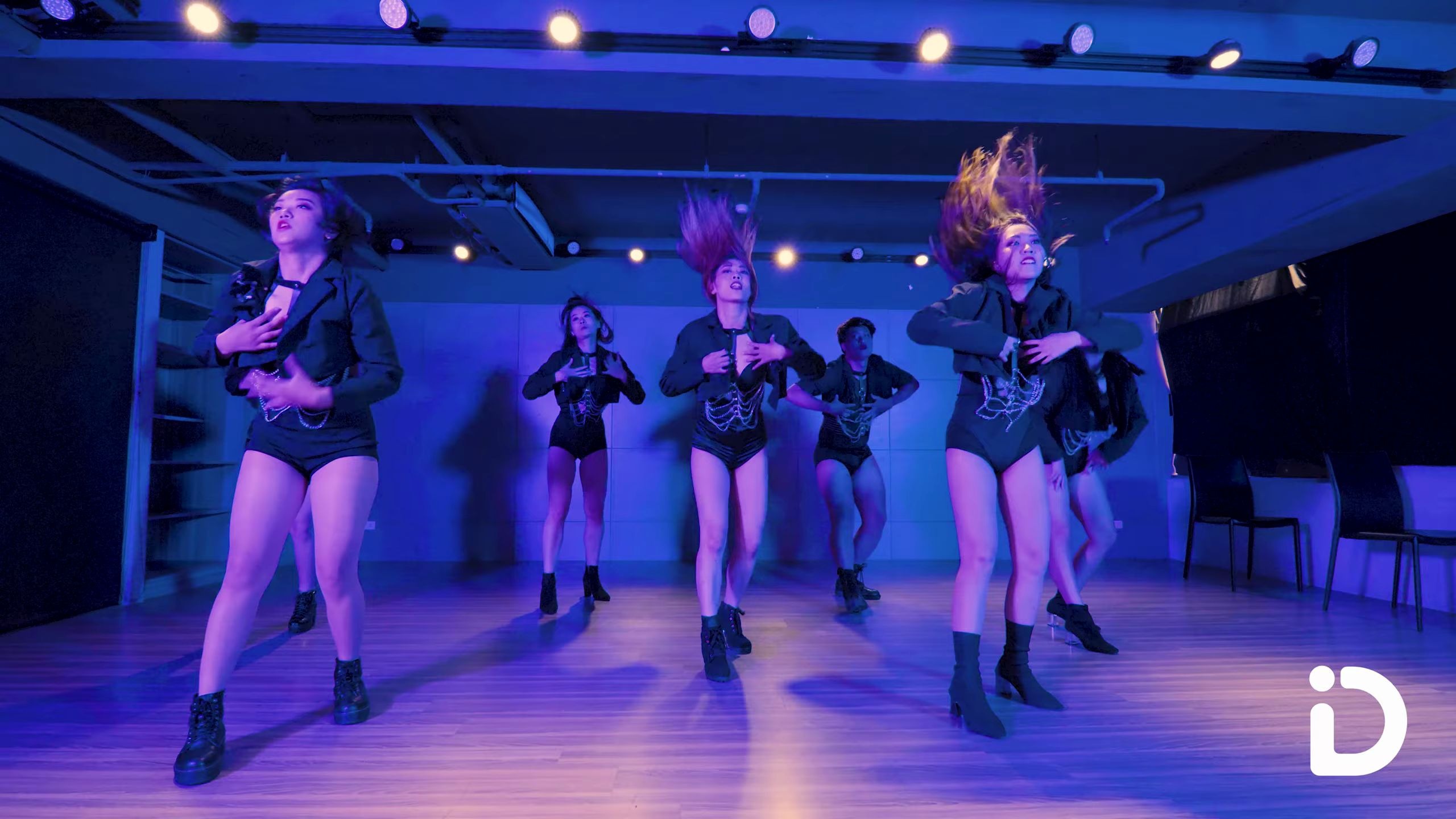 【idance studio】长腿小姐姐，还有一大叔出境？Justin Timberlake - SexyBack_哔哩哔哩_bilibili